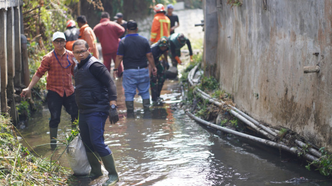 Jelang Musim Hujan Pemkot Batu Mulai Normalisasi Sungai
