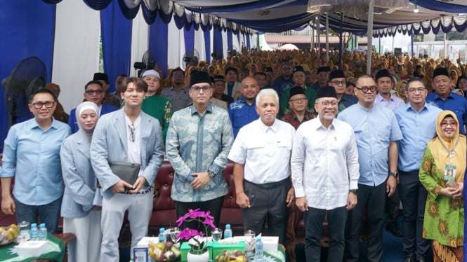 Pejabat Sampai Artis Hadiri Milad Aisyiyah di Medan, Emak-emak Rebutan ...