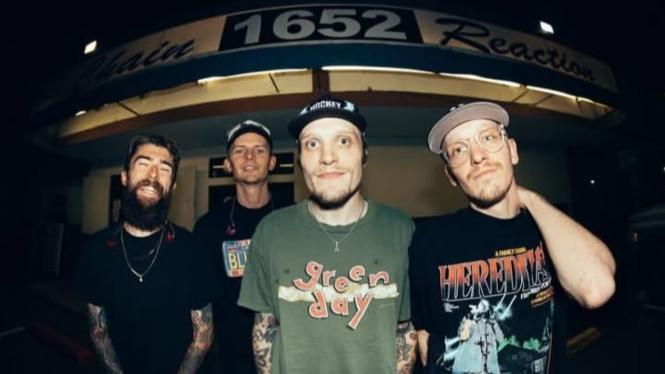 Band Neck Deep Rilis Game 8-Bit “December” Sambut Tur Anniversary UK