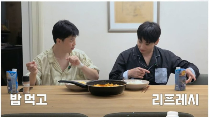 Jimin dan Jungkook Viral Minum HydroCoco, Produk Ini Langsung Trending