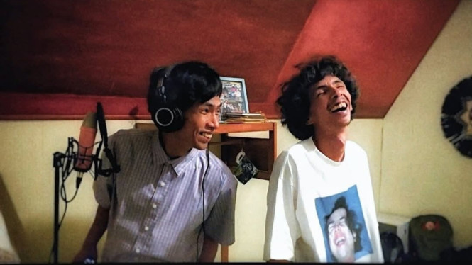 Eńau dan Ari Lesmana Rilis Single Kolaborasi “Sesi Potret”
