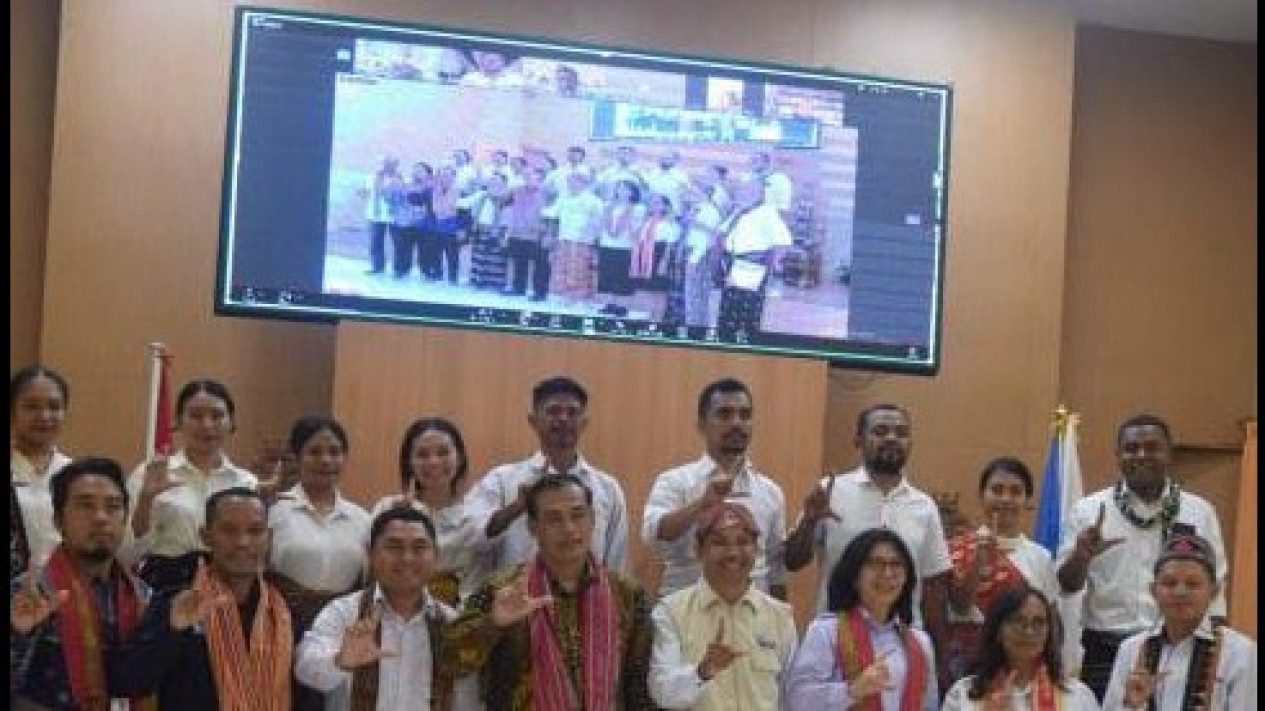 Foto Lantik Pengurus FTBM NTT, Ketua Umum FTBM Bilang Polikarpus Do ...