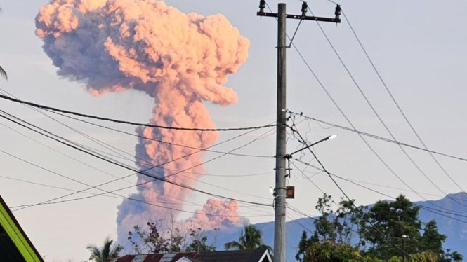 Erupsi Selasa Dini Hari, Sebaran Abu Gunung Marapi Jangkau Wilayah ...