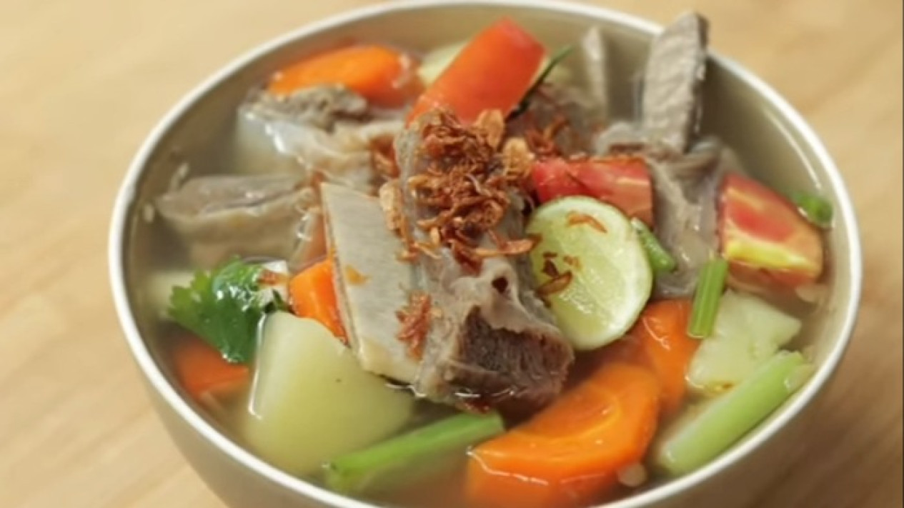 Foto Resep Sup Iga Sayur Kuah Bening, Menu Buka Puasa Lezat dan Menyegarkan