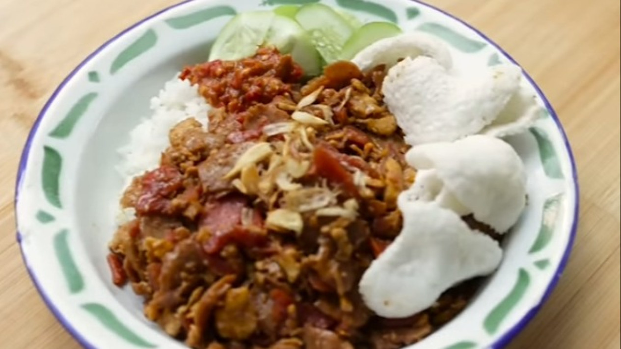 Foto Sarapan Kilat Rasa Dahsyat! Nasi Gila Menteng, Gurihnya Juara!