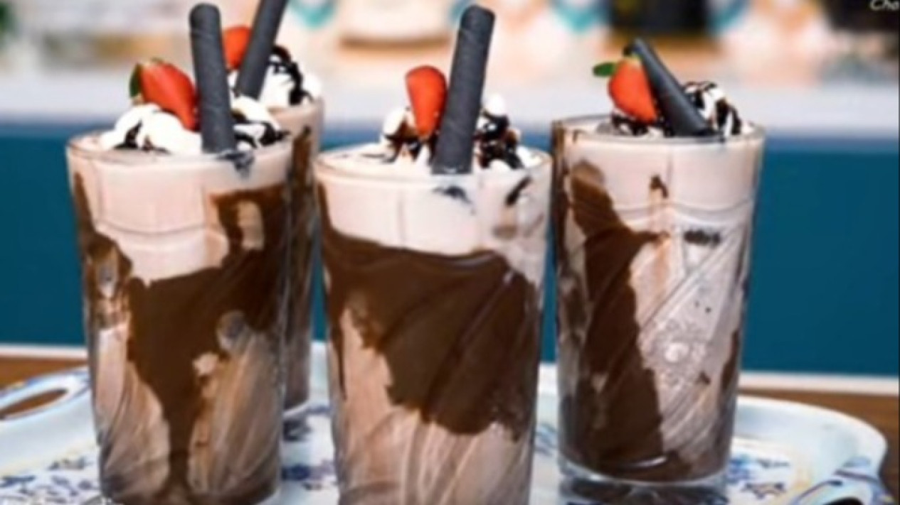 Segar Maksimal! Ini Cara Praktis Bikin Es Coklat Manis Kental yang ...