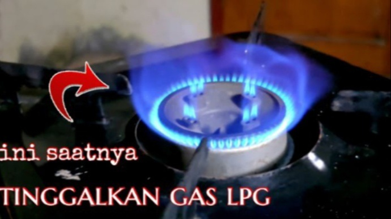 Foto Tanpa Gas LPG, Api Kompor Besar dan Biru, Cuma Modal Bahan ...