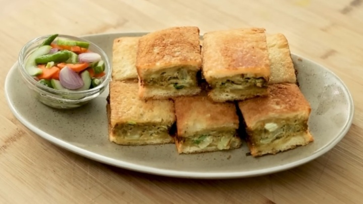 Foto Sulap Roti Tawar Jadi Martabak Telur Super Praktis dalam 15 Menit ...