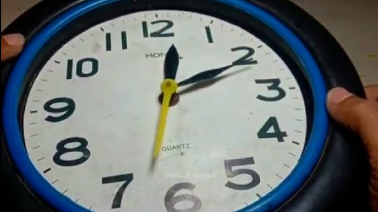 Foto Jarum di Jam Dinding Hilang? Gampang Banget Solusinya! Bikin ...