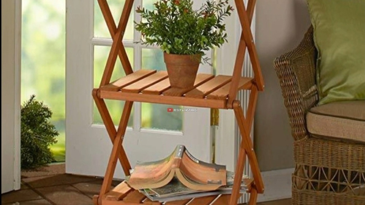 Foto Bikin Teras Estetik! Ide Rak Bunga dari Kayu Minimalis Ini Bikin ...