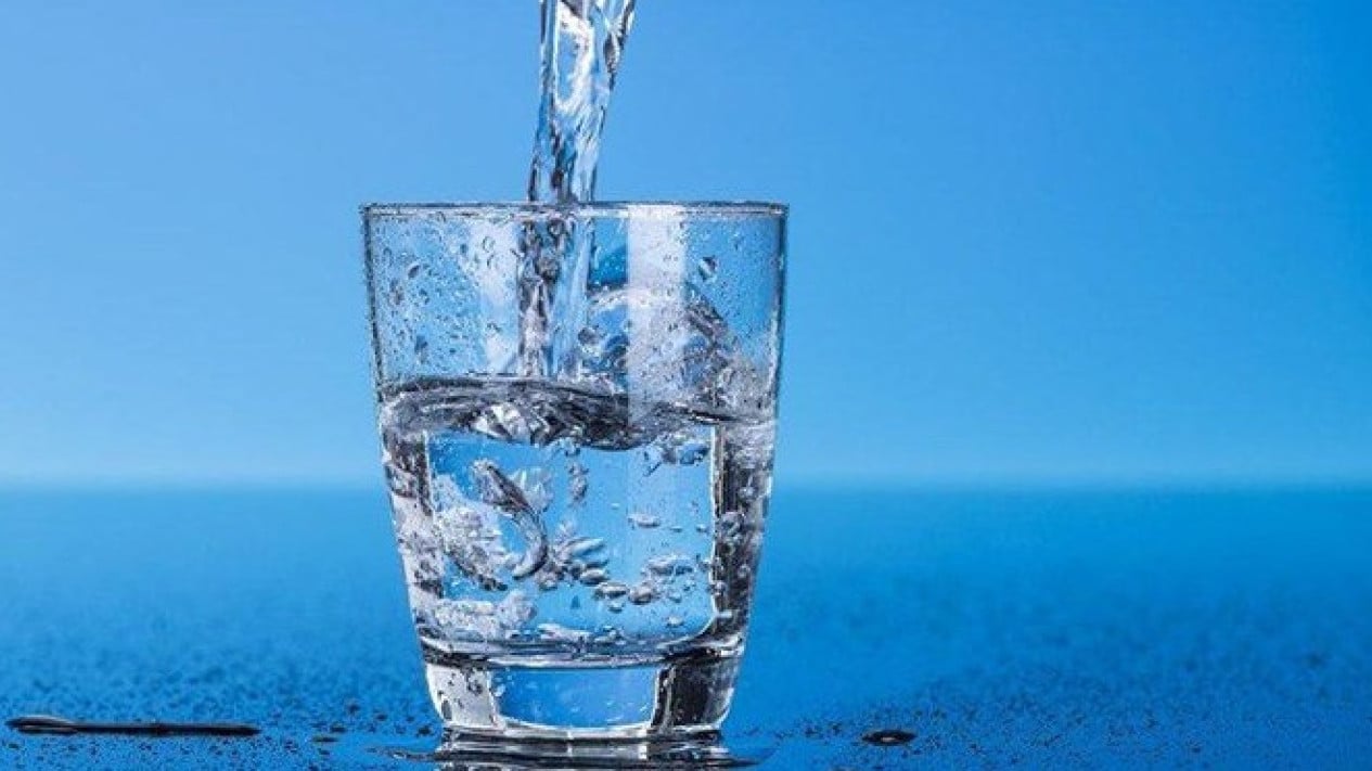 Awas Bahaya Minum Air Putih Berlebihan, Bisa Keracunan Air!