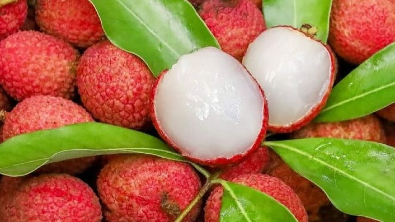 Bukan Sekedar Buah Biasa, Ini 6 Manfaat Konsumsi Leci untuk Keshetan!