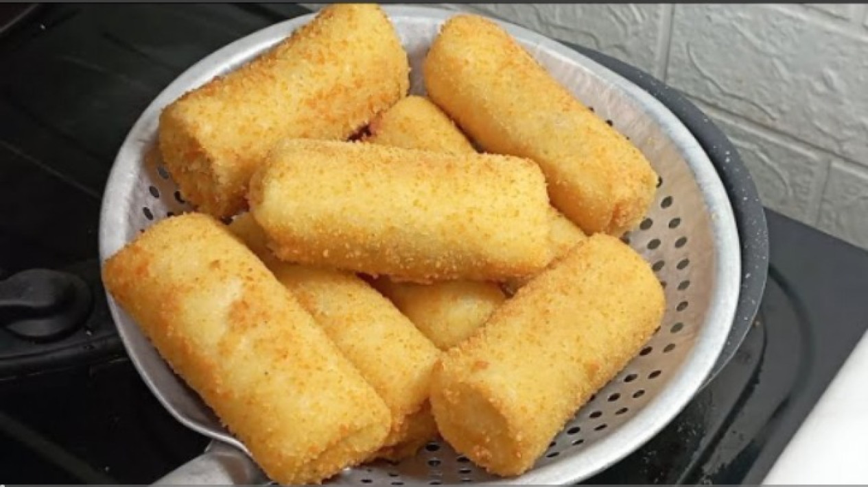 Risol Rogut Lumer Ini Selalu Ludes Saat Ramadan! Isinya Padat, Gurih ...