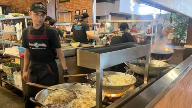 5 Rekomendasi Tempat Makan Keluarga di Bandung Rating Tertinggi dari ...