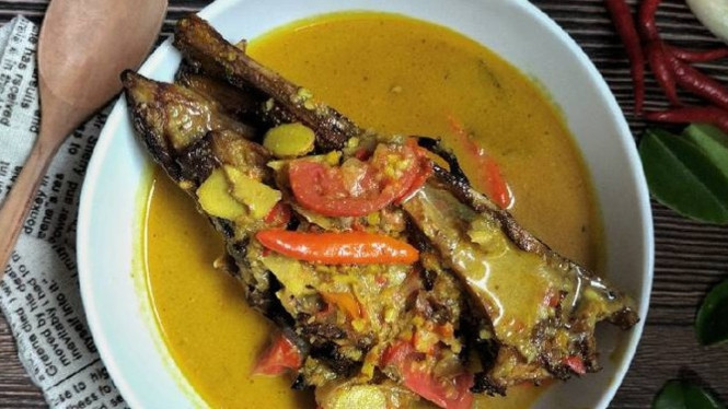 Pindang Gombyang Manyung Khas Indramayu: Hidangan Lezat Kepala Ikan ...