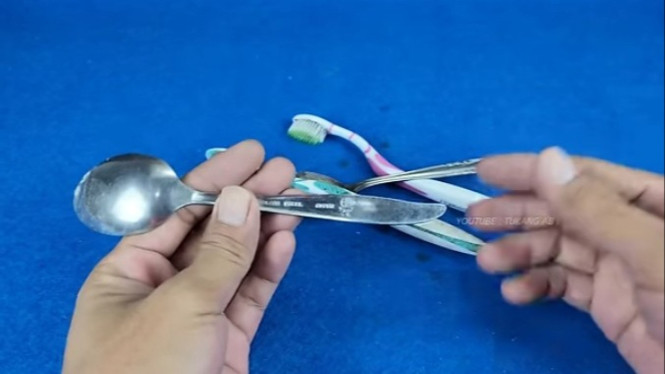 Kreasi Unik dari Barang Bekas, Ubah Sendok Jadi Pisau Mini Serbaguna