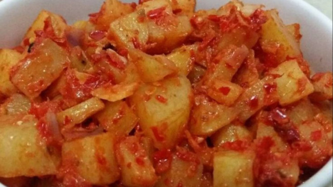 Gak Perlu Ribet, Ini Tips Mudah Bikin Kentang Balado Pedas Gurih Anti ...