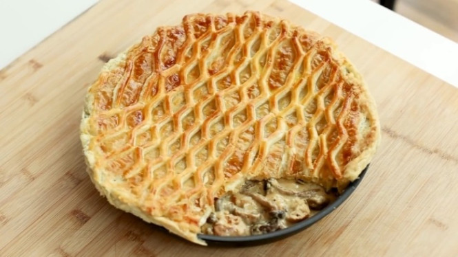 Ingin Beri Kejutan Keluarga? Pie Ayam Jamur Khas Eropa Ini Lezat dan ...