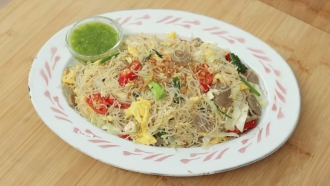 Resep Bihun Goreng Putih yang Lezat dan Wangi, Cuma 30 Menit Langsung Jadi!