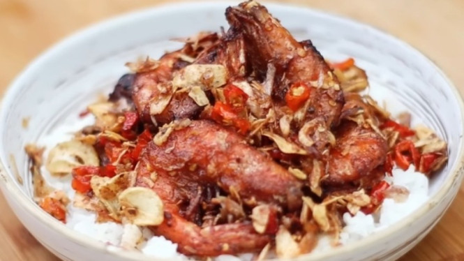 Nikmati Sambal Embe Khas Bali Gurih Pedas Pakai Udang Bawang, Anti ...