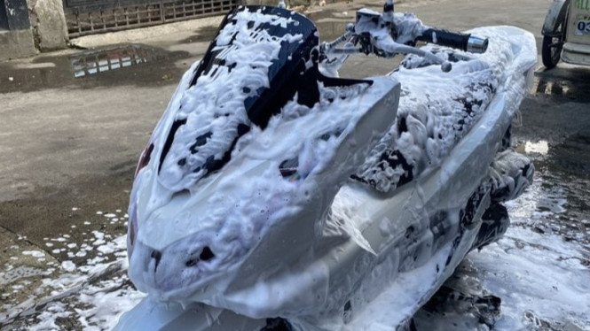 Inovasi Membuat Alat Pencuci Motor Salju Bermodalkan Botol Bekas, Jadi ...