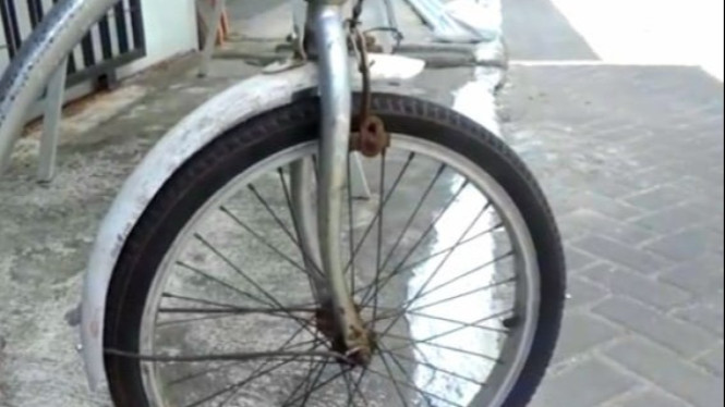 Ternyata Bisa! Spakbor Sepeda Unik hanya dari Pipa Paralon Bekas ...