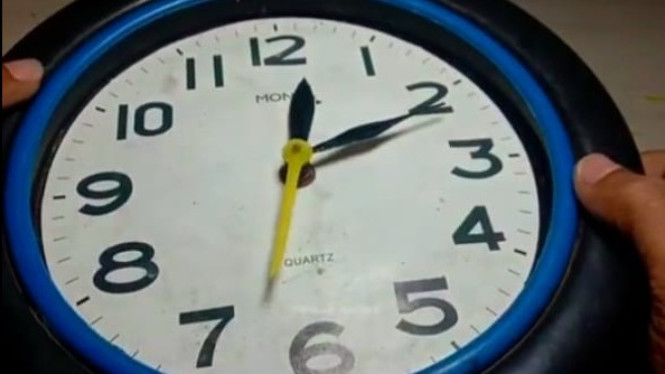 Jarum di Jam Dinding Hilang? Gampang Banget Solusinya! Bikin Sendiri ...
