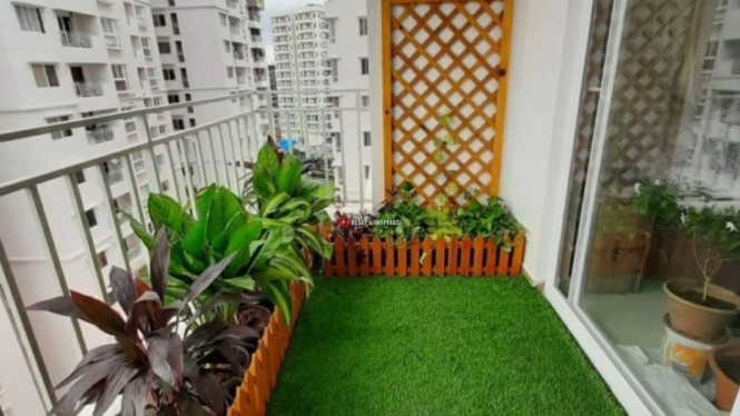 Gak Cuma Tempat Jemuran! Berbagai Desain Taman Balkon Ini Bikin Rumah ...