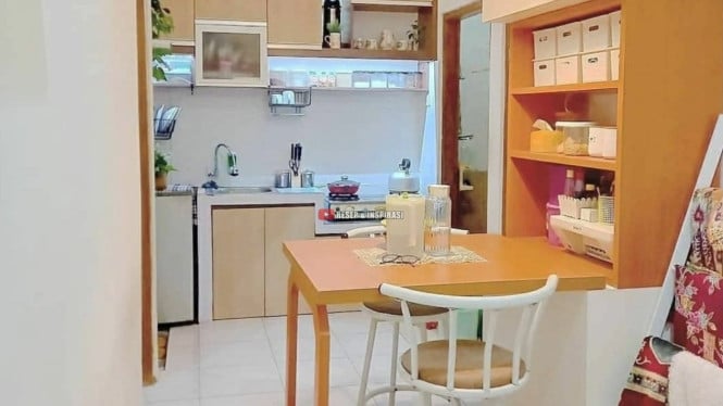Hemat Ruang, Multifungsi! Ini Desain Dapur Mini Bar Simpel & Estetik ...
