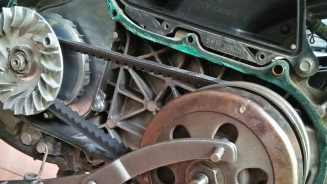 Cara Membersihkan CVT Motor Matic Sendiri tanpa Perlu Pergi ke Bengkel ...