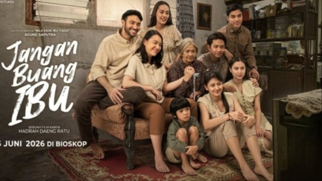 Artis Nirina Zubir Hadir Pada Gala Premiere dan Nonton Duluan Film ...