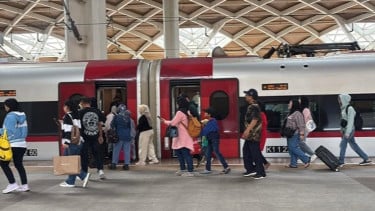Puncak Arus Balik Long Weekend, KCIC Prediksi Kereta Cepat Whoosh ...
