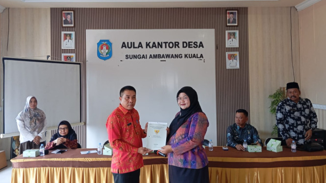 BPN Bagikan 334 Sertifikat Tanah PTSL ke Desa Ambawang Kuala, Warga ...