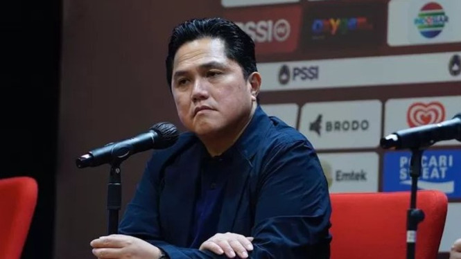 Respon Erick Thohir soal Rumor Van Bronckhorst Bakal Latih Timnas Indonesia