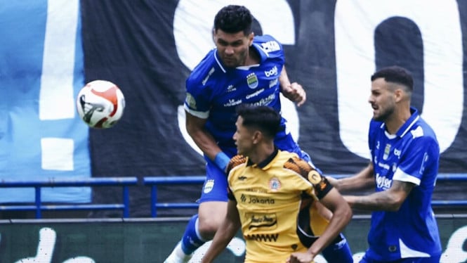 Barros dan Julio Cesar Paling Moncer di Persib Bandung, Statistik ...