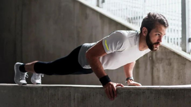 Terbukti Secara Ilmiah: Cukup Push Up dan Squat, Hasilnya Setara ...