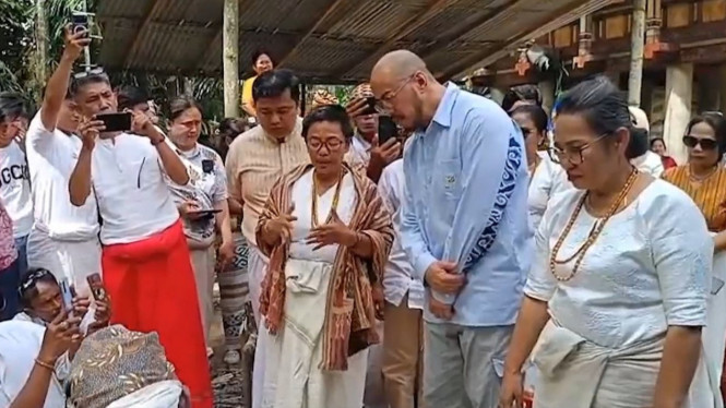 Pandji Pragiwaksono Hadiri Peradilan Adat Toraja, Serahkan Babi dan ...