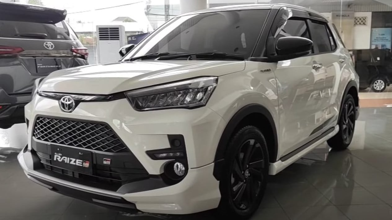 Foto Toyota Raize GR Sport 2025 Bawa Fitur Canggih yang Bikin Driver ...