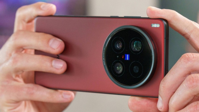 Vivo X300 Ultra Diklaim Kamera Smartphone Terbaik 2026 dengan Dual ...