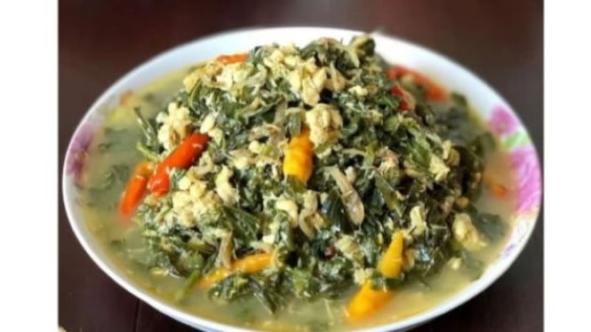 RESEP: Oblok-oblok Daun Singkong dengan Lamtoro, Teri dan Telur ...