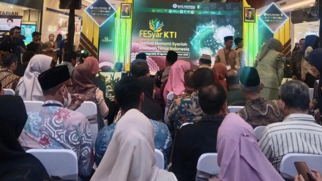 FESTIVAL EKONOMI SYARIAH: 122 UMKM dari 22 Provinsi Unjuk Gigi di ...
