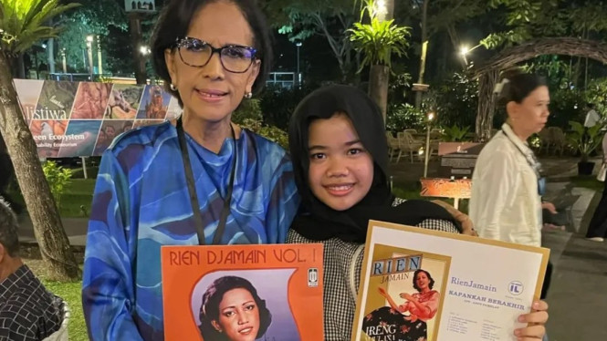 Mengenal Lebih Dekat Rien Djamain: Penyanyi Genre Pop Jazz 80-an yang ...