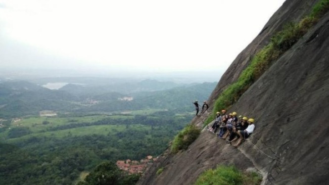 Mount Parang, Destinasi Panjat Tebing Ekstrem dan Wisata Alam Ikonik di ...