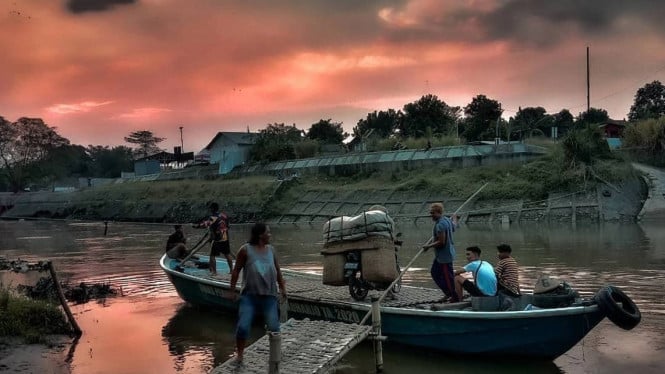 URBAN LEGEND Onggo Inggi: Makhluk Rambut Mengambang Penunggu Bengawan ...