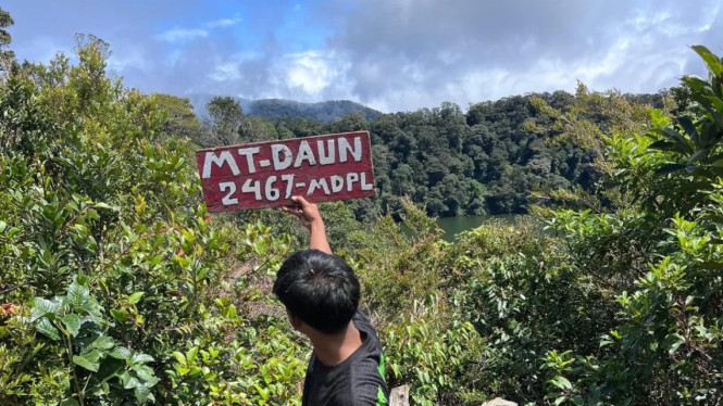 Pesona Wisata Alam Bukit Daun dan Danau Telapak Kaki di Bengkulu, Surga ...