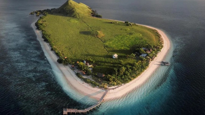 Pulau Kenawa: Pesona Savana, Pantai Putih, dan Surga Snorkeling di NTB