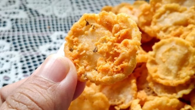 RESEP: Rempeyek Mini Salted Egg Renyah dan Gurih, Camilan Kekinian yang ...