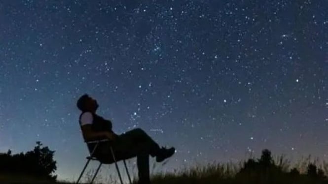 Menjelajahi Keindahan Star Bathing: Tren Wisata Malam Unik untuk ...