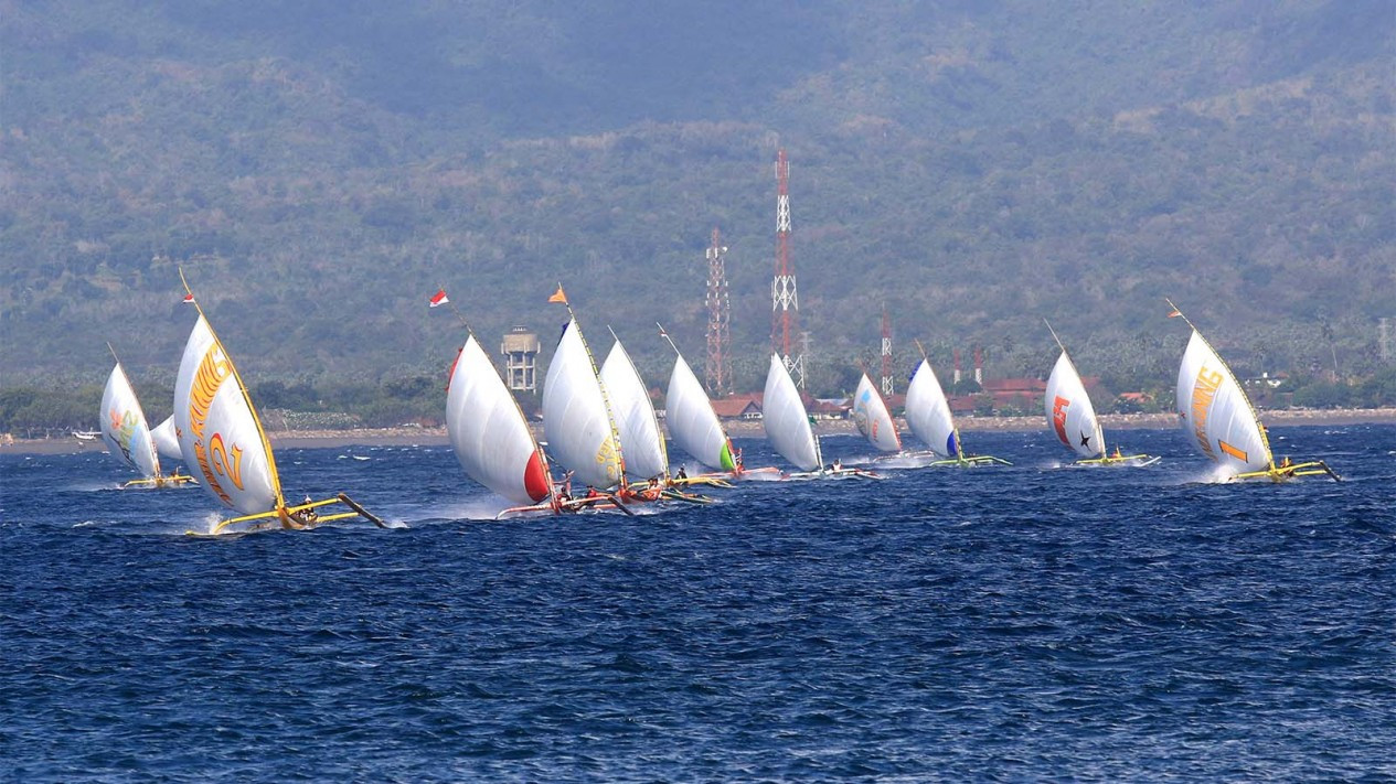 Kompetisi Perahu Layar Nelayan - Vlix.id