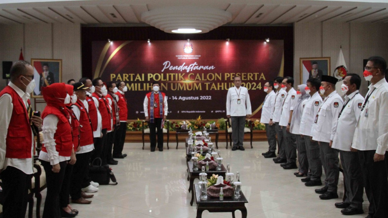Partai Keadilan dan Persatuan Daftar Calon Peserta Pemilu - Vlix.id